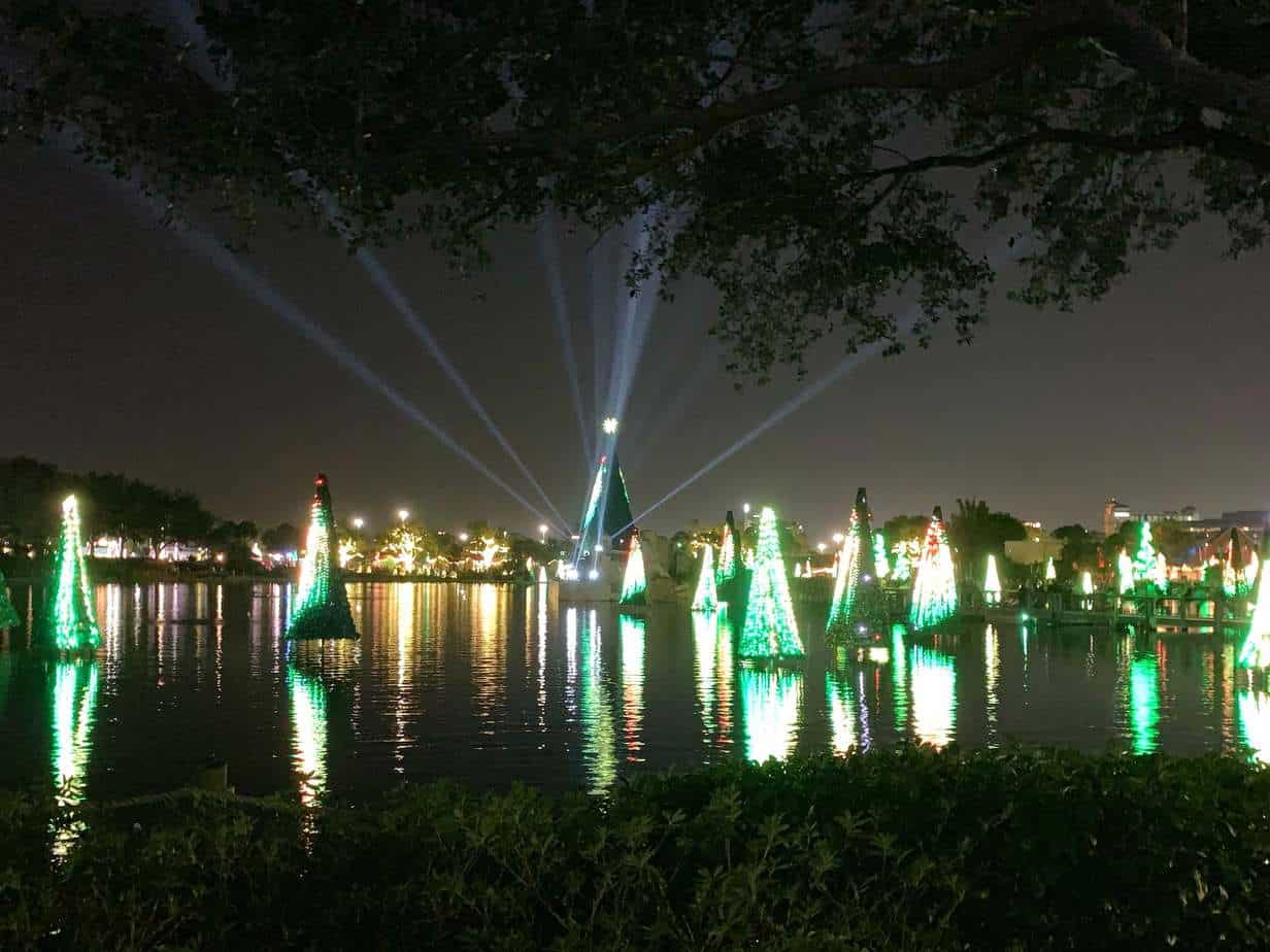 Christmas at SeaWorld Orlando | 7 Things to Do at SeaWorld's Christmas ...